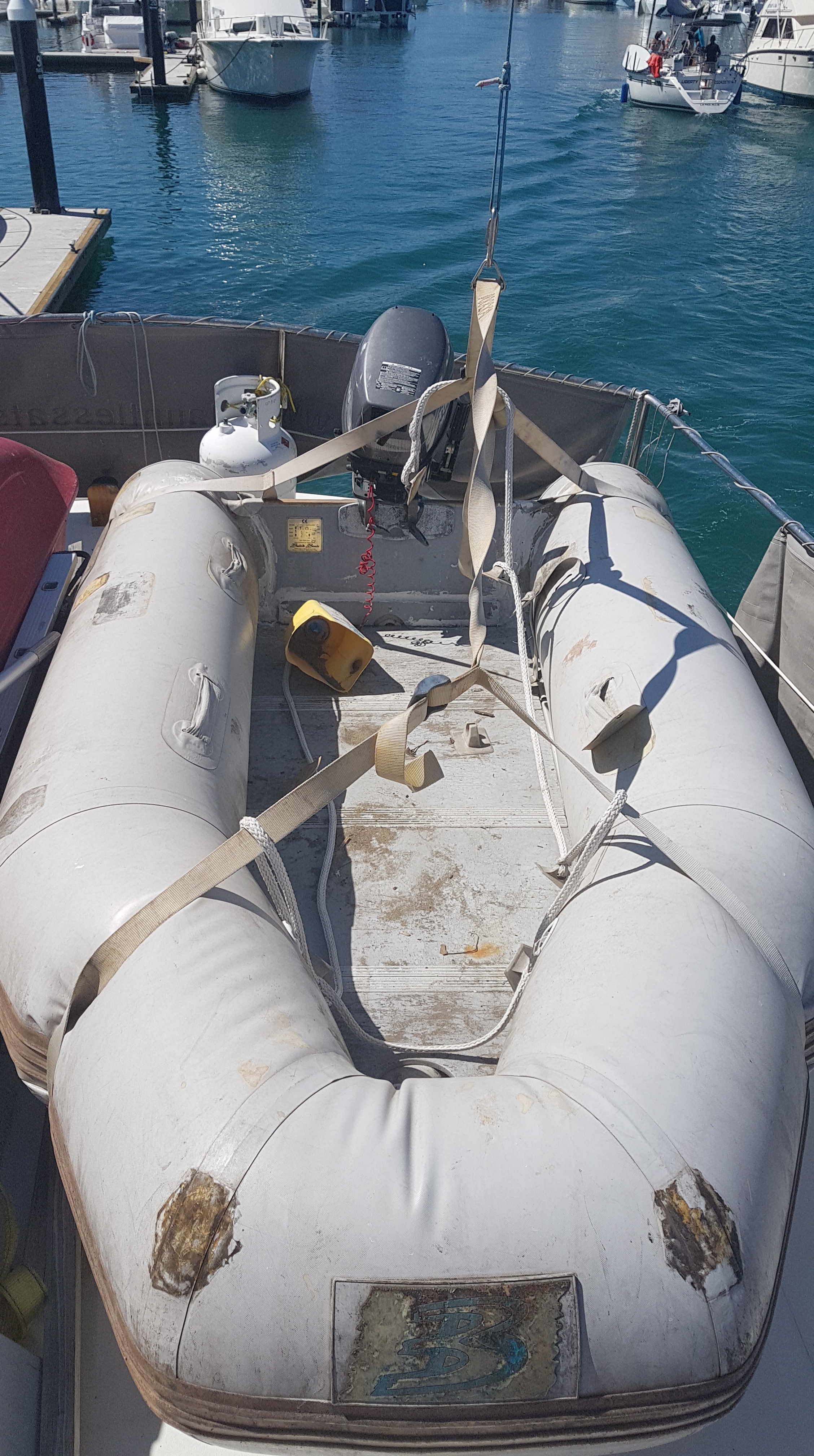 The Dingy Fiasco part 1 – Dauntless at Sea